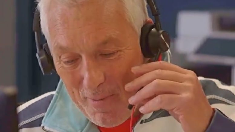 80s Singing Legends Swap Stage to take calls in Contact Centre ...